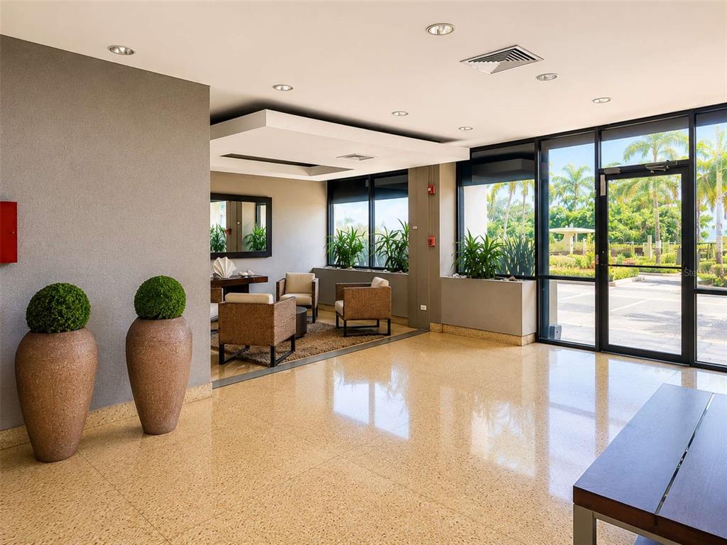 4-D, 4745, Ave Isla Verde, Carolina - Apartamento en Venta | Findit