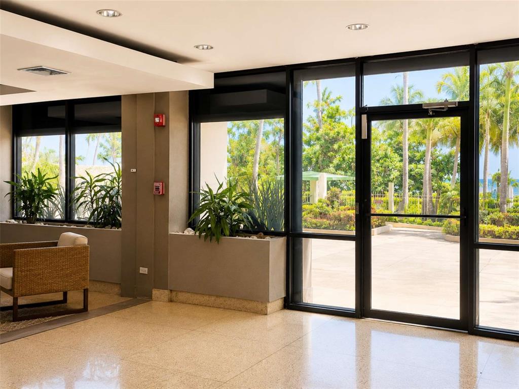 4-D, 4745, Ave Isla Verde, Carolina - Apartamento en Venta | Findit